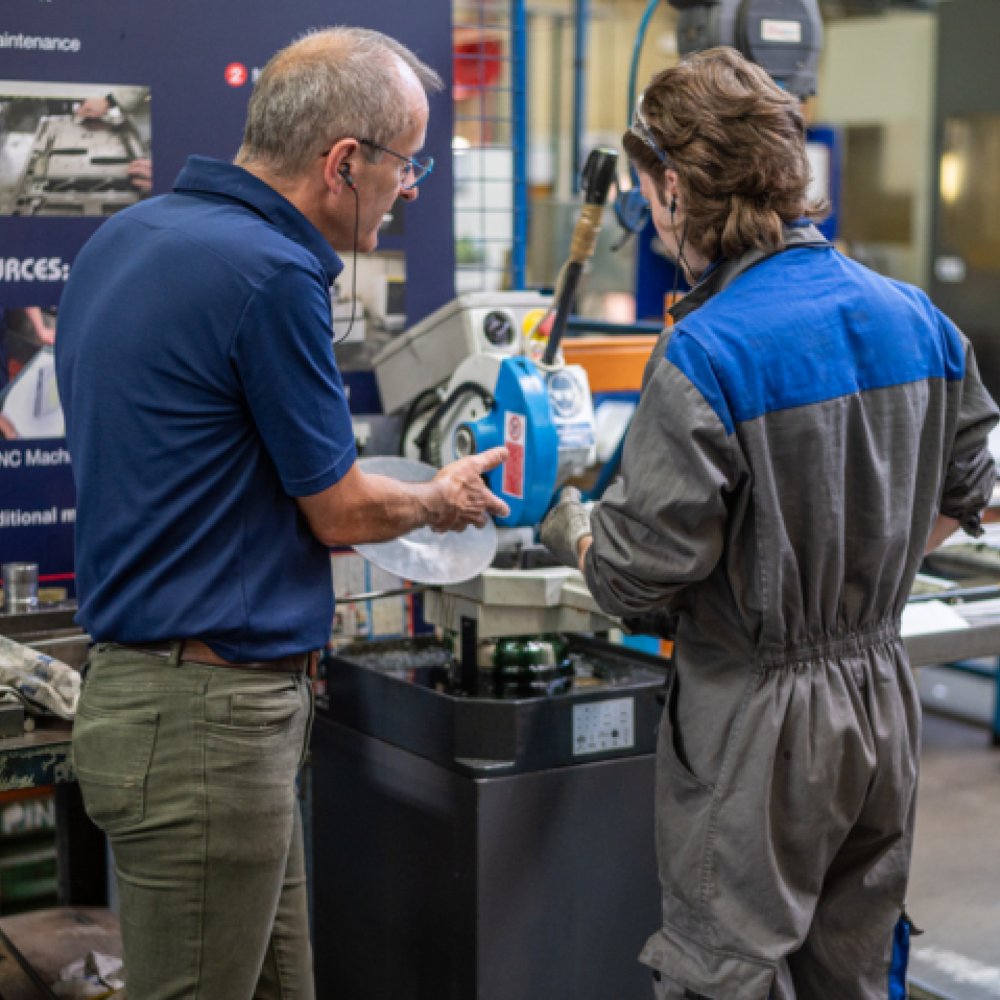 PINET Industrie, industrial hinges and locking systems