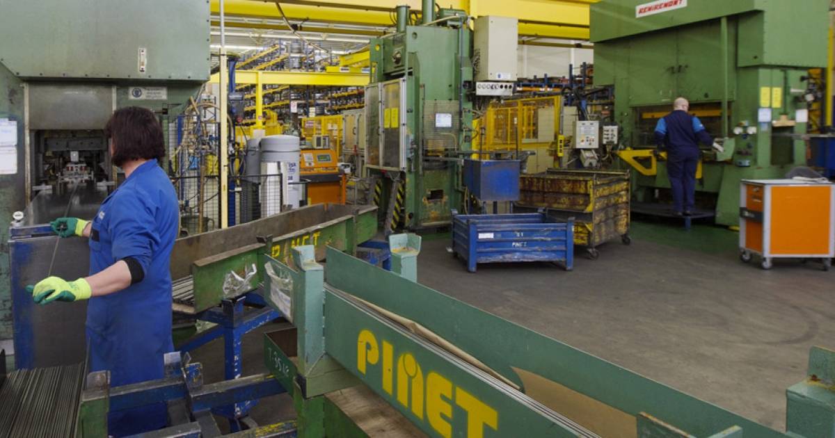 PINET hinges, locks and accessories